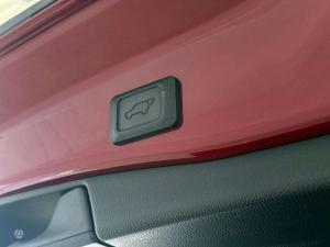 Red Toyota RAV4 2019 in Siauliai, with an engine capacity of 1.99 L and mileage of 121 thousand km for 25500 €, photo 10 on AUTOMOTO.COM.LV
