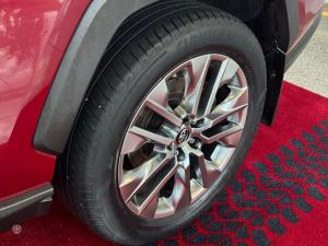 Red Toyota RAV4 2019 in Siauliai, with an engine capacity of 1.99 L and mileage of 121 thousand km for 25500 €, photo 32 on AUTOMOTO.COM.LV