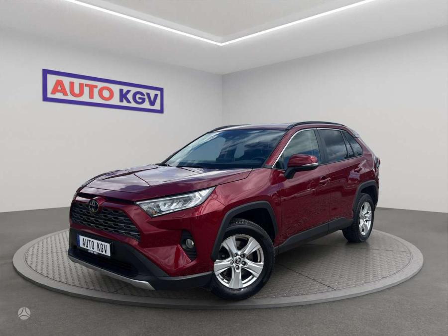 Red Toyota RAV4 2019 in Kaunas, with an engine capacity of 2.00 L and mileage of 97 thousand km for 22999 €, photo 1 on AUTOMOTO.COM.LV