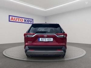 Red Toyota RAV4 2019 in Kaunas, with an engine capacity of 2.00 L and mileage of 97 thousand km for 22999 €, photo 5 on AUTOMOTO.COM.LV