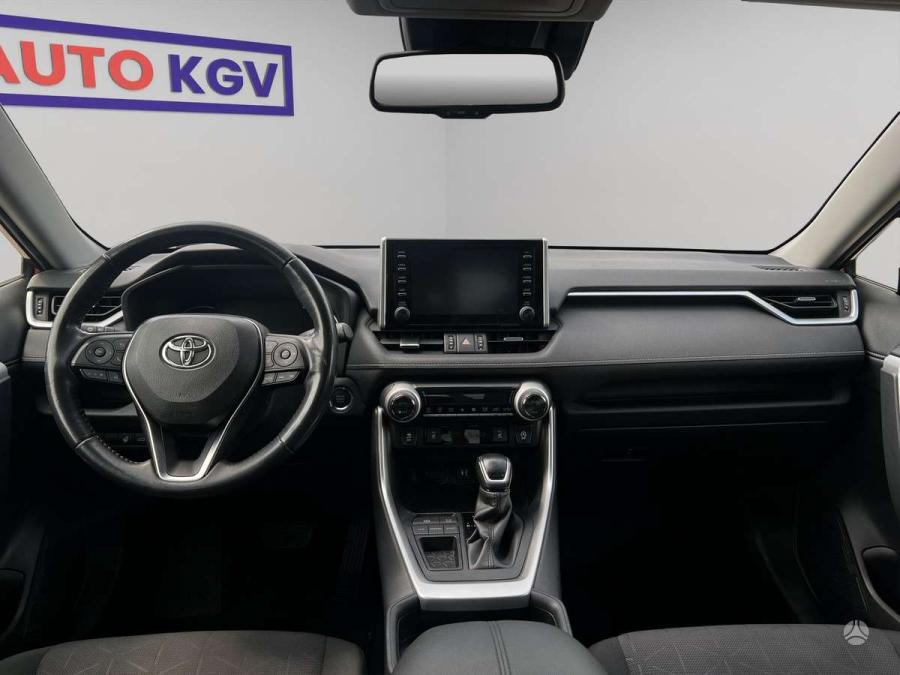 Red Toyota RAV4 2019 in Kaunas, with an engine capacity of 2.00 L and mileage of 97 thousand km for 22999 €, photo 13 on AUTOMOTO.COM.LV