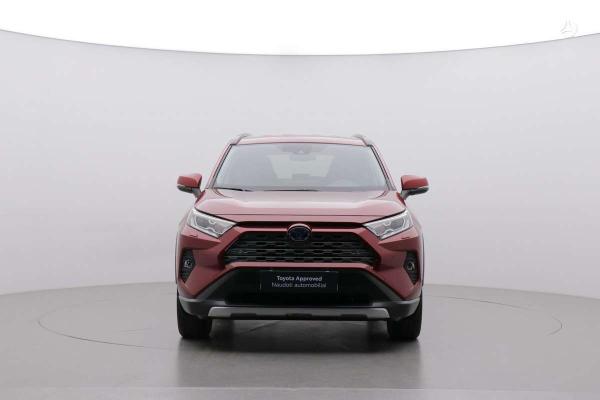 Red Toyota RAV4 2019 in Vilnius, with an engine capacity of 2.49 L and mileage of 111 thousand km for 29500 €, photo 6 on AUTOMOTO.COM.LV