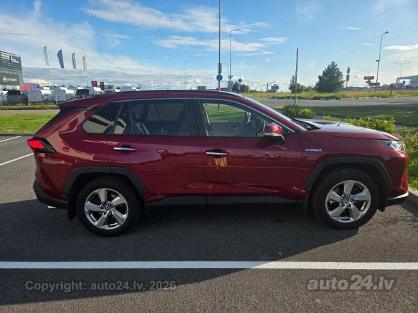 Red Toyota RAV4 2019 in Tallinn, with an engine capacity of 2.50 L and mileage of 91 thousand km for 29999 €, photo 5 on AUTOMOTO.COM.LV
