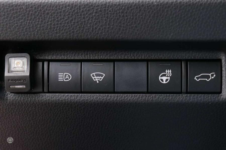 Sarkans Toyota RAV4 2019 Viļņa, ar dzinēja tilpumu 2.49 L un nobraukumu 142 tūkst. km par 26900 €, foto 25 vietnē AUTOMOTO.COM.LV