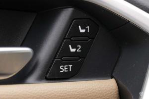 Sarkans Toyota RAV4 2019 Viļņa, ar dzinēja tilpumu 2.49 L un nobraukumu 142 tūkst. km par 26900 €, foto 27 vietnē AUTOMOTO.COM.LV