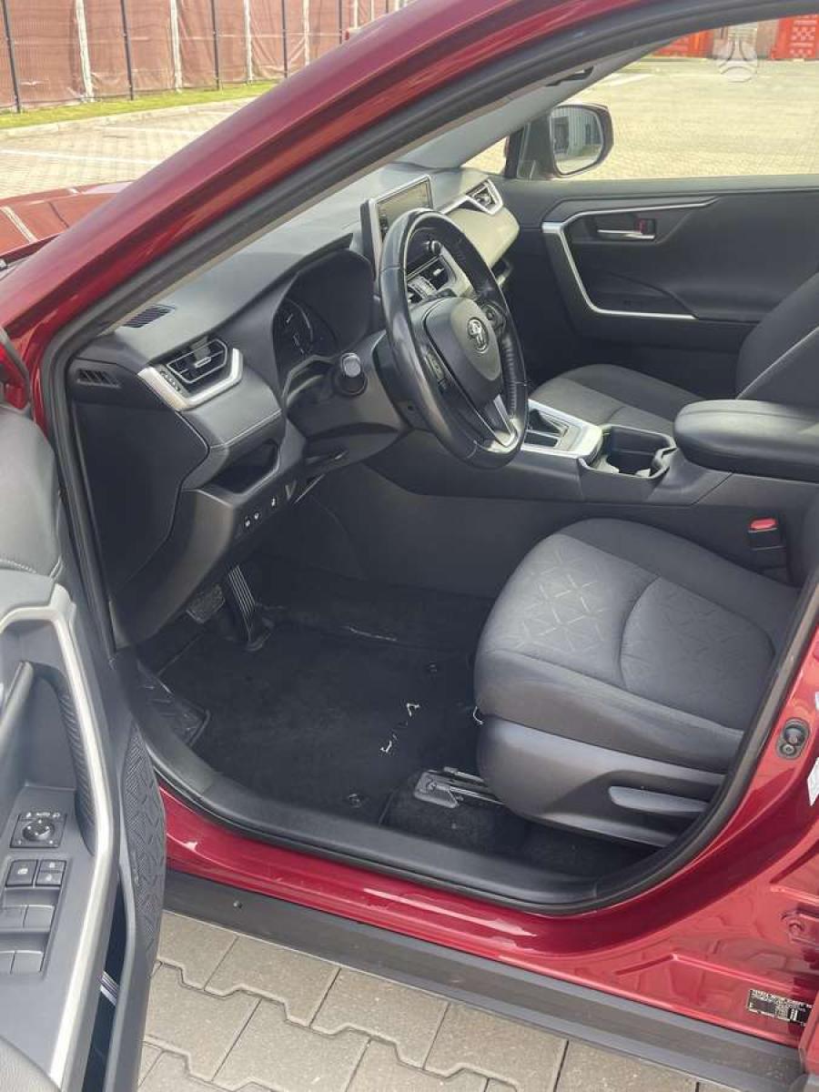Sarkans Toyota RAV4 2019 Viļņa, ar dzinēja tilpumu 1.99 L un nobraukumu 106 tūkst. km par 24000 €, foto 10 vietnē AUTOMOTO.COM.LV