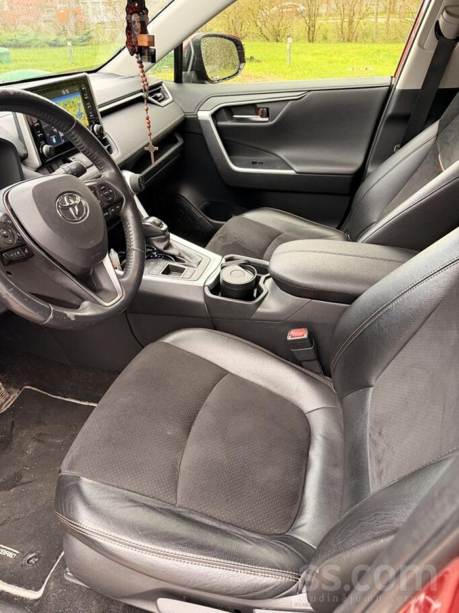 Sarkans Toyota RAV4 2019 Rīga, ar dzinēja tilpumu 2.50 L un nobraukumu 187 tūkst. km par 19000 €, foto 7 vietnē AUTOMOTO.COM.LV