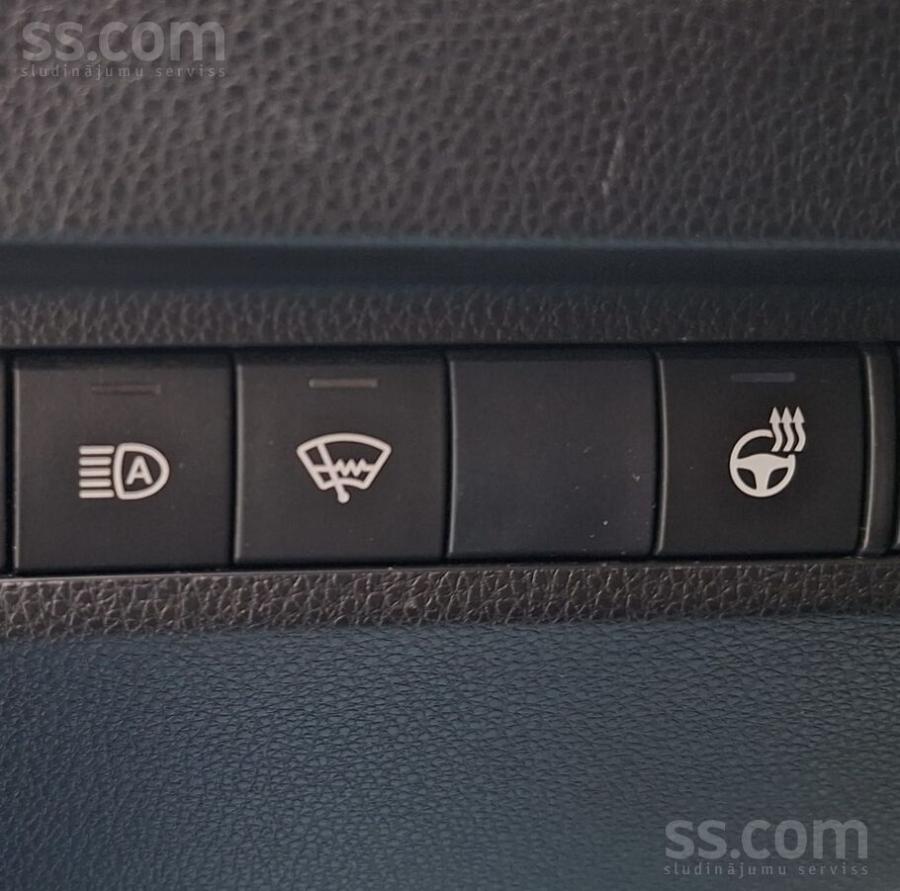 Sarkans Toyota RAV4 2019 Rīga, ar dzinēja tilpumu 2.00 L un nobraukumu 98 tūkst. km par 20900 €, foto 20 vietnē AUTOMOTO.COM.LV