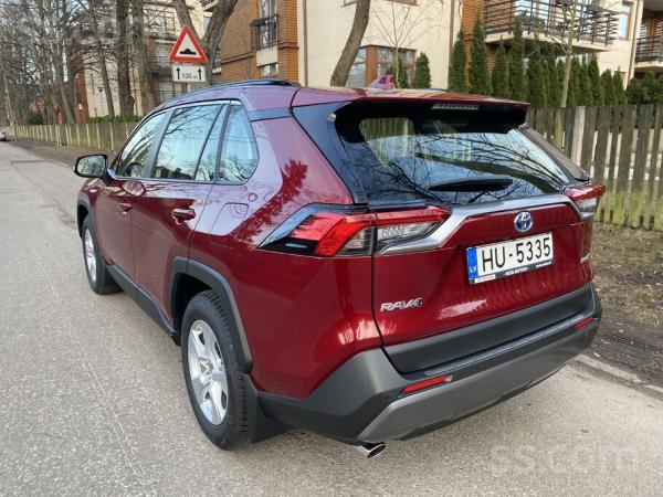 Red Toyota RAV4 2020 in Riga, with an engine capacity of 2.50 L and mileage of 55 thousand km for 28900 €, photo 4 on AUTOMOTO.COM.LV