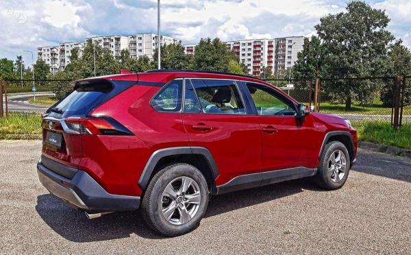 Red Toyota RAV4 2020 in Vilnius, with an engine capacity of 2.49 L and mileage of 175 thousand km for 20000 €, photo 4 on AUTOMOTO.COM.LV
