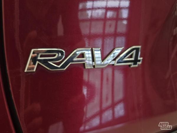 Red Toyota RAV4 2020 in Vilnius, with an engine capacity of 2.00 L and mileage of 98 thousand km for 21500 €, photo 10 on AUTOMOTO.COM.LV