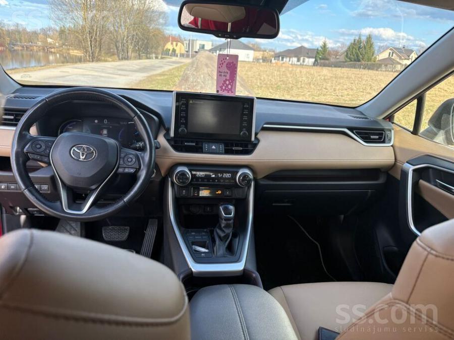 Красный Тойота РАВ 4 2020 в Рига, объемом двигателя 2.50 л и пробегом 86 тыс. км за 26500 €, фото 12 на AUTOMOTO.COM.LV