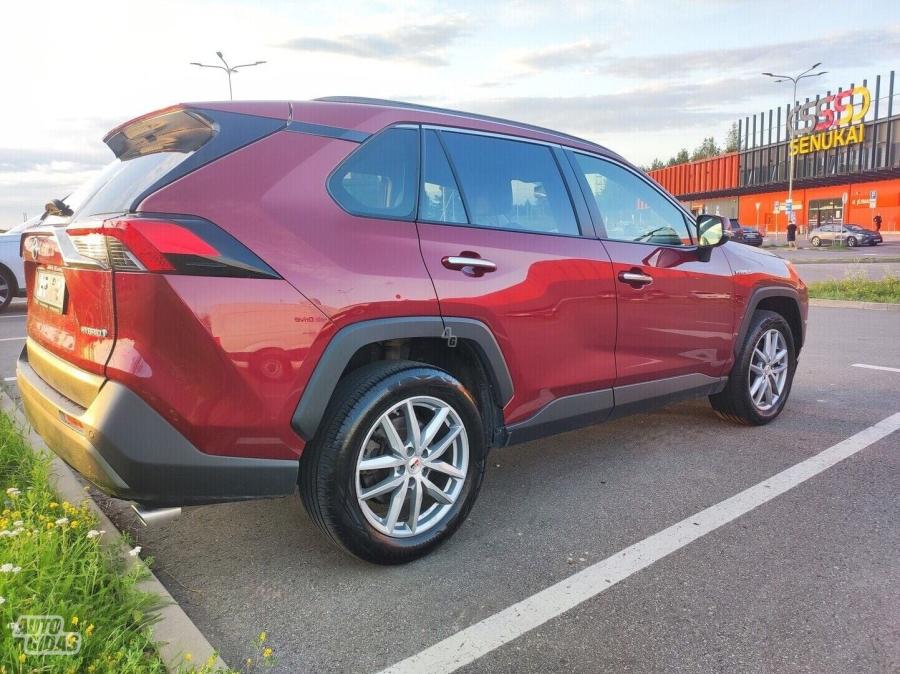 Red Toyota RAV4 2020 in Vilnius, with an engine capacity of 2.50 L and mileage of 90 thousand km for 33000 €, photo 3 on AUTOMOTO.COM.LV