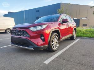 Red Toyota RAV4 2020 in Vilnius, with an engine capacity of 2.50 L and mileage of 90 thousand km for 33000 €, photo 6 on AUTOMOTO.COM.LV