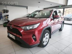 Red Toyota RAV4 2020 in Riga, with an engine capacity of 2.50 L and mileage of 178 thousand km for 22900 €, photo  on AUTOMOTO.COM.LV