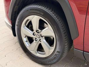 Red Toyota RAV4 2020 in Vilnius, with an engine capacity of 2.49 L and mileage of 147 thousand km for 28550 €, photo 10 on AUTOMOTO.COM.LV