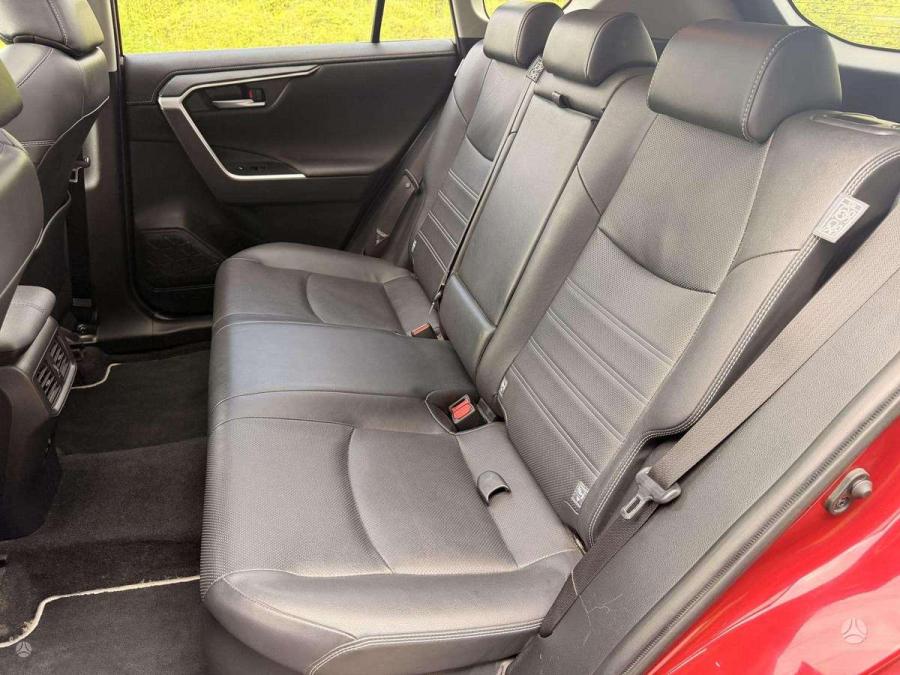 Red Toyota RAV4 2020 in Vilnius, with an engine capacity of 2.49 L and mileage of 147 thousand km for 28550 €, photo 25 on AUTOMOTO.COM.LV