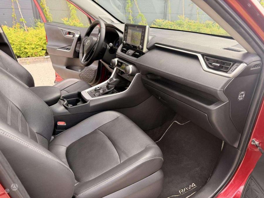 Red Toyota RAV4 2020 in Vilnius, with an engine capacity of 2.49 L and mileage of 147 thousand km for 28550 €, photo 34 on AUTOMOTO.COM.LV
