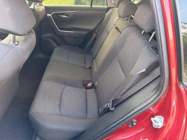 Red Toyota RAV4 2020 in Marijampole, with an engine capacity of 1.99 L and mileage of 109 thousand km for 21000 €, photo 7 on AUTOMOTO.COM.LV