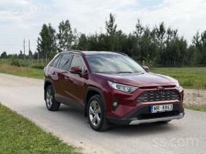 Red Toyota RAV4 2020 in Riga, with an engine capacity of 2.00 L and mileage of 41 thousand km for 28000 €, photo 4 on AUTOMOTO.COM.LV