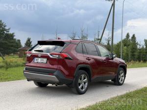 Red Toyota RAV4 2020 in Riga, with an engine capacity of 2.00 L and mileage of 41 thousand km for 28000 €, photo 5 on AUTOMOTO.COM.LV