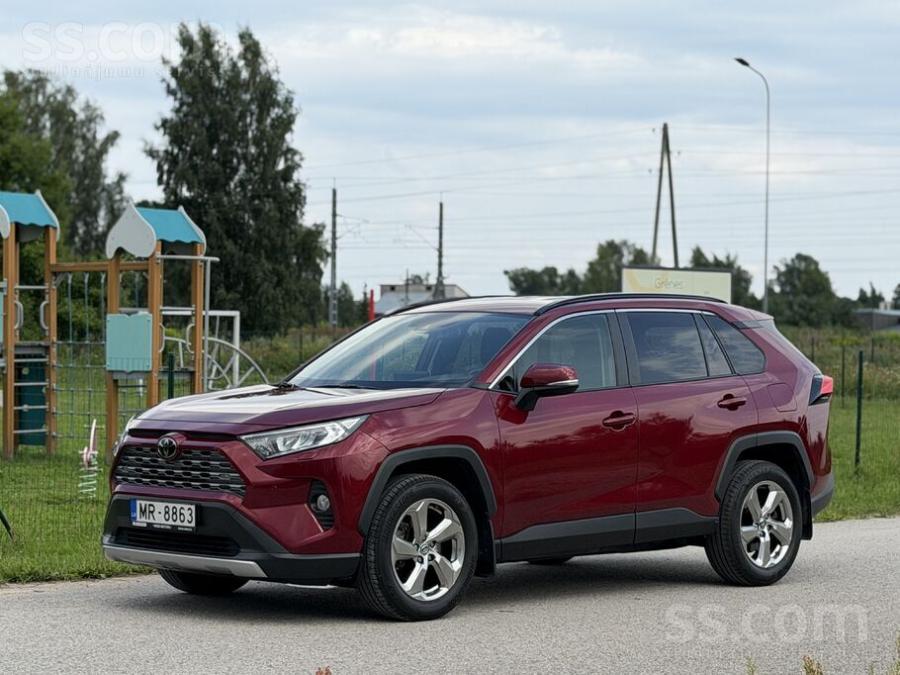 Red Toyota RAV4 2020 in Riga, with an engine capacity of 2.00 L and mileage of 41 thousand km for 28000 €, photo 7 on AUTOMOTO.COM.LV