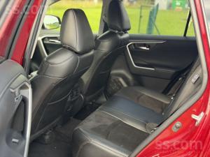 Red Toyota RAV4 2020 in Riga, with an engine capacity of 2.00 L and mileage of 41 thousand km for 28000 €, photo 11 on AUTOMOTO.COM.LV