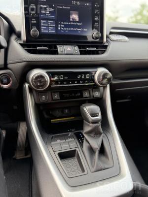 Red Toyota RAV4 2020 in Riga, with an engine capacity of 2.00 L and mileage of 41 thousand km for 28000 €, photo 14 on AUTOMOTO.COM.LV