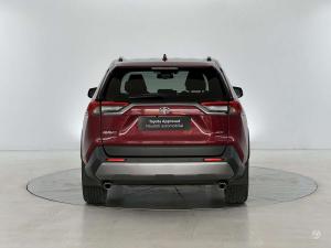 Red Toyota RAV4 2020 in Vilnius, with an engine capacity of 1.99 L and mileage of 89 thousand km for 26900 €, photo 5 on AUTOMOTO.COM.LV