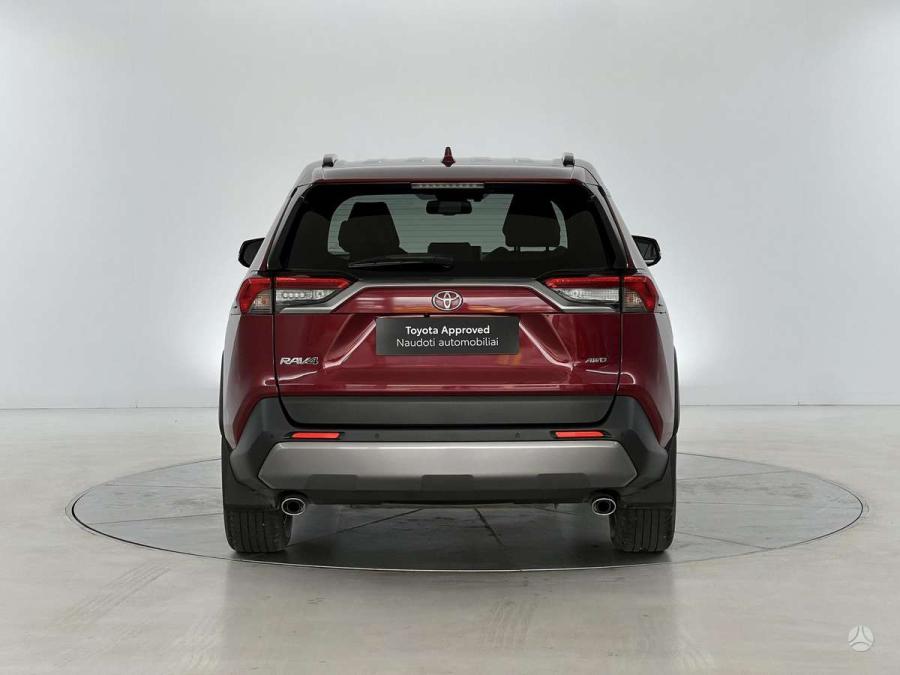 Red Toyota RAV4 2020 in Vilnius, with an engine capacity of 1.99 L and mileage of 89 thousand km for 26900 €, photo 5 on AUTOMOTO.COM.LV