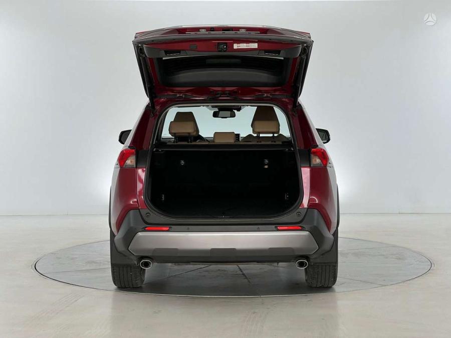 Red Toyota RAV4 2020 in Vilnius, with an engine capacity of 1.99 L and mileage of 89 thousand km for 26900 €, photo 11 on AUTOMOTO.COM.LV