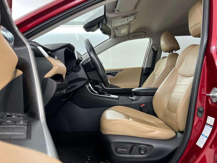 Red Toyota RAV4 2020 in Vilnius, with an engine capacity of 1.99 L and mileage of 89 thousand km for 26900 €, photo 12 on AUTOMOTO.COM.LV