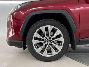 Red Toyota RAV4 2020 in Vilnius, with an engine capacity of 1.99 L and mileage of 89 thousand km for 26900 €, photo 16 on AUTOMOTO.COM.LV