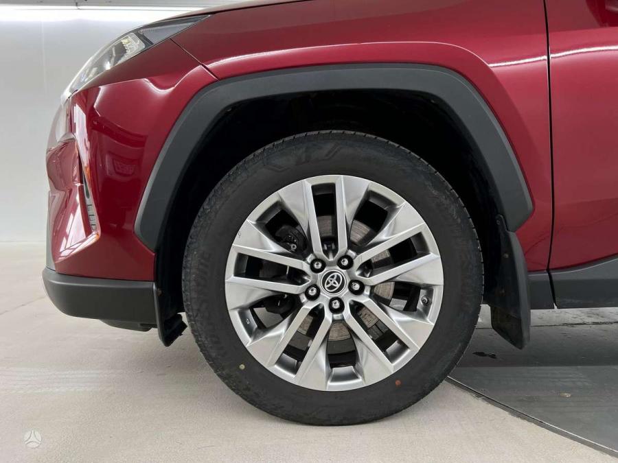 Red Toyota RAV4 2020 in Vilnius, with an engine capacity of 1.99 L and mileage of 89 thousand km for 26900 €, photo 16 on AUTOMOTO.COM.LV