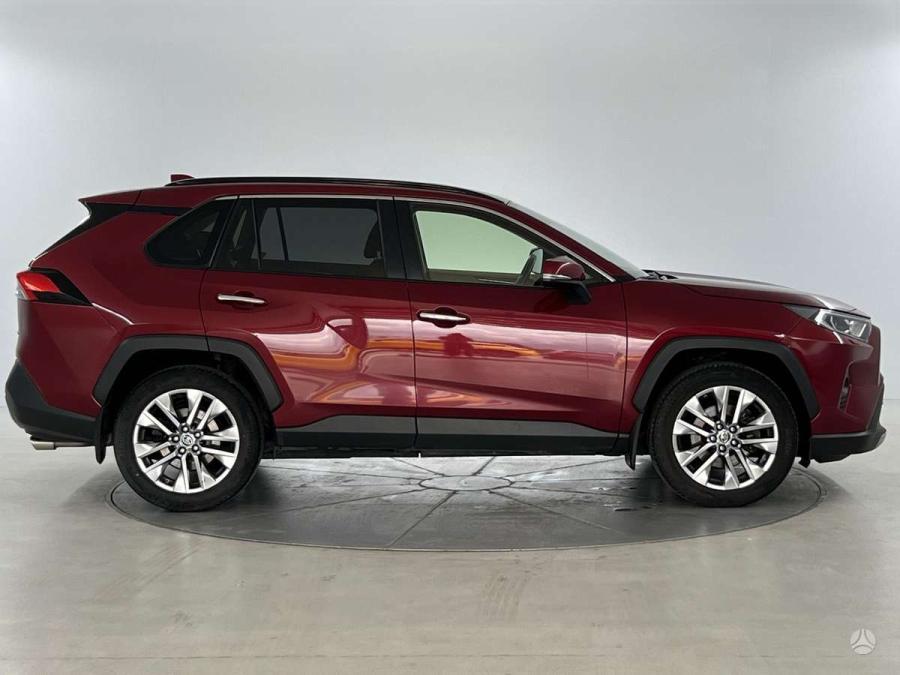 Red Toyota RAV4 2020 in Vilnius, with an engine capacity of 1.99 L and mileage of 89 thousand km for 26900 €, photo 17 on AUTOMOTO.COM.LV