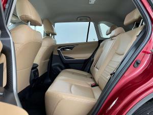 Red Toyota RAV4 2020 in Vilnius, with an engine capacity of 1.99 L and mileage of 89 thousand km for 26900 €, photo 20 on AUTOMOTO.COM.LV