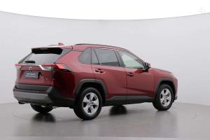 Red Toyota RAV4 2020 in Vilnius, with an engine capacity of 1.99 L and mileage of 109 thousand km for 23700 €, photo 4 on AUTOMOTO.COM.LV