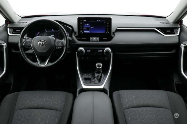 Red Toyota RAV4 2020 in Vilnius, with an engine capacity of 1.99 L and mileage of 109 thousand km for 23700 €, photo 7 on AUTOMOTO.COM.LV