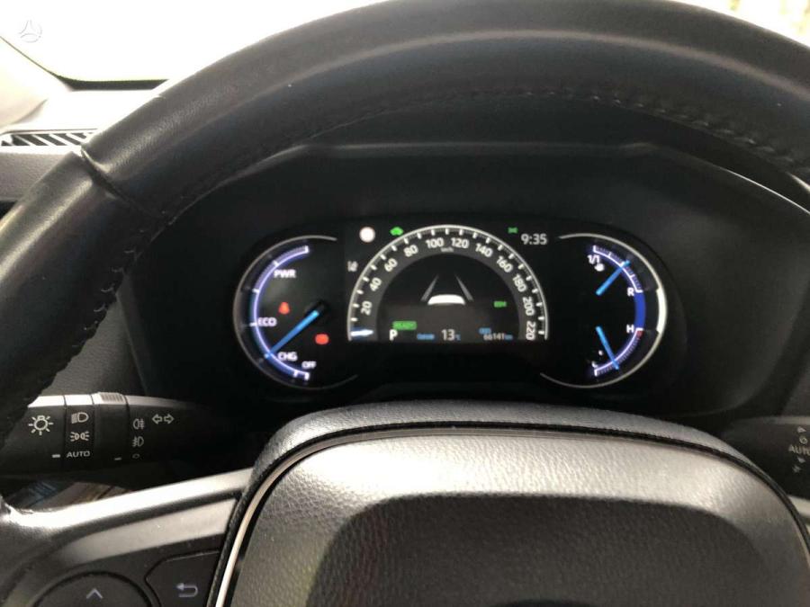 Red Toyota RAV4 2020 in Vilnius, with an engine capacity of 2.50 L and mileage of 66 thousand km for 29500 €, photo 8 on AUTOMOTO.COM.LV
