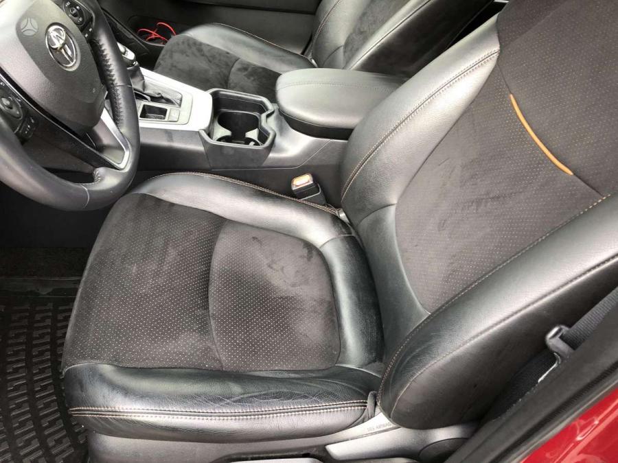 Red Toyota RAV4 2020 in Vilnius, with an engine capacity of 2.50 L and mileage of 66 thousand km for 29500 €, photo 10 on AUTOMOTO.COM.LV