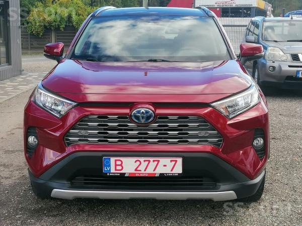 Red Toyota RAV4 2020 in Valmiera, with an engine capacity of 2.50 L and mileage of 86 thousand km for 26900 €, photo 6 on AUTOMOTO.COM.LV