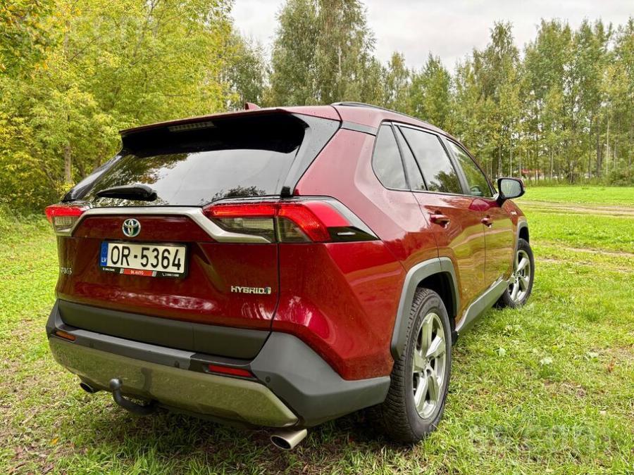 Красный Тойота РАВ 4 2020 в Рига, объемом двигателя 2.50 л и пробегом 87 тыс. км за 26950 €, фото 3 на AUTOMOTO.COM.LV