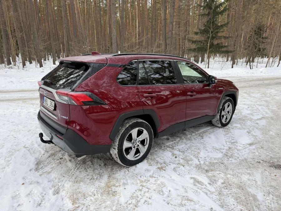 Sarkans Toyota RAV4 2021 Viļņa, ar dzinēja tilpumu 2.49 L un nobraukumu 107 tūkst. km par 28000 €, foto 3 vietnē AUTOMOTO.COM.LV