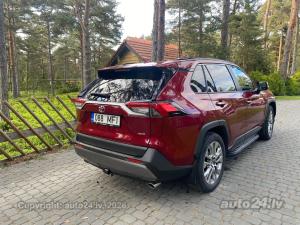Red Toyota RAV4 2021 in Tallinn, with an engine capacity of 2.00 L and mileage of 58 thousand km for 36000 €, photo 6 on AUTOMOTO.COM.LV