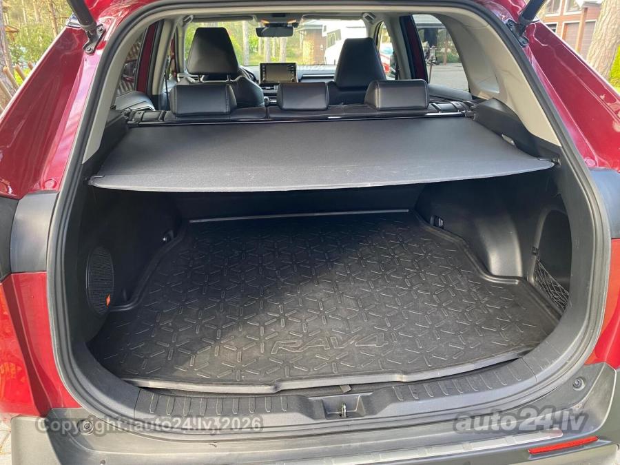 Red Toyota RAV4 2021 in Tallinn, with an engine capacity of 2.00 L and mileage of 58 thousand km for 36000 €, photo 14 on AUTOMOTO.COM.LV