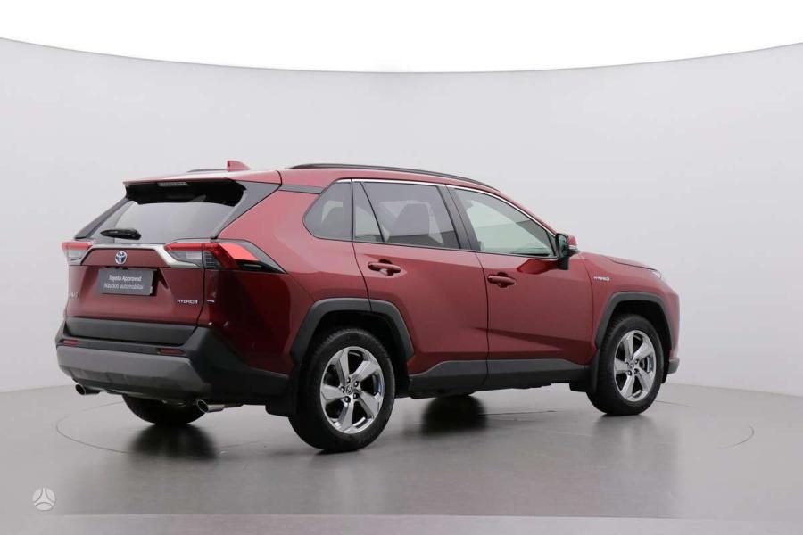 Red Toyota RAV4 2021 in Vilnius, with an engine capacity of 2.49 L and mileage of 91 thousand km for 29990 €, photo 4 on AUTOMOTO.COM.LV