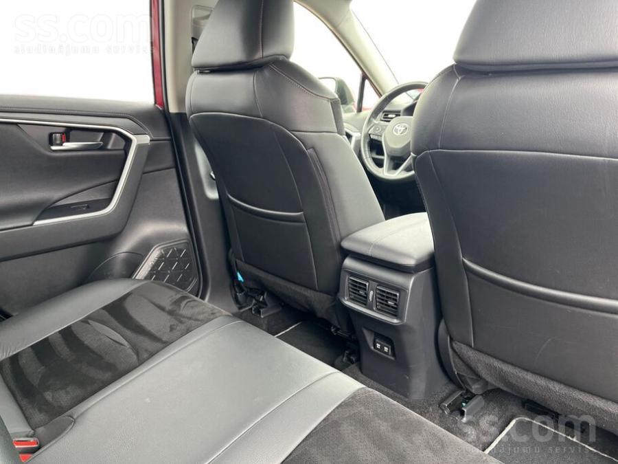 Sarkans Toyota RAV4 2021 Rīga, ar dzinēja tilpumu 2.50 L un nobraukumu 73 tūkst. km par 28990 €, foto 8 vietnē AUTOMOTO.COM.LV