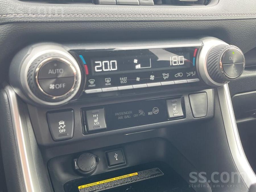 Sarkans Toyota RAV4 2021 Rīga, ar dzinēja tilpumu 2.50 L un nobraukumu 73 tūkst. km par 28990 €, foto 16 vietnē AUTOMOTO.COM.LV