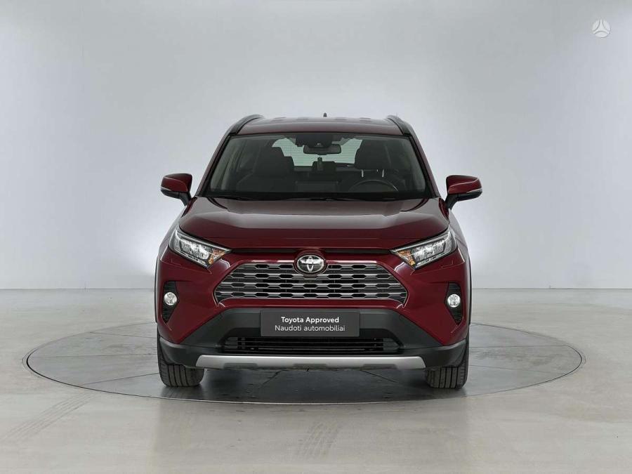 Red Toyota RAV4 2021 in Vilnius, with an engine capacity of 1.99 L and mileage of 115 thousand km for 23900 €, photo 6 on AUTOMOTO.COM.LV