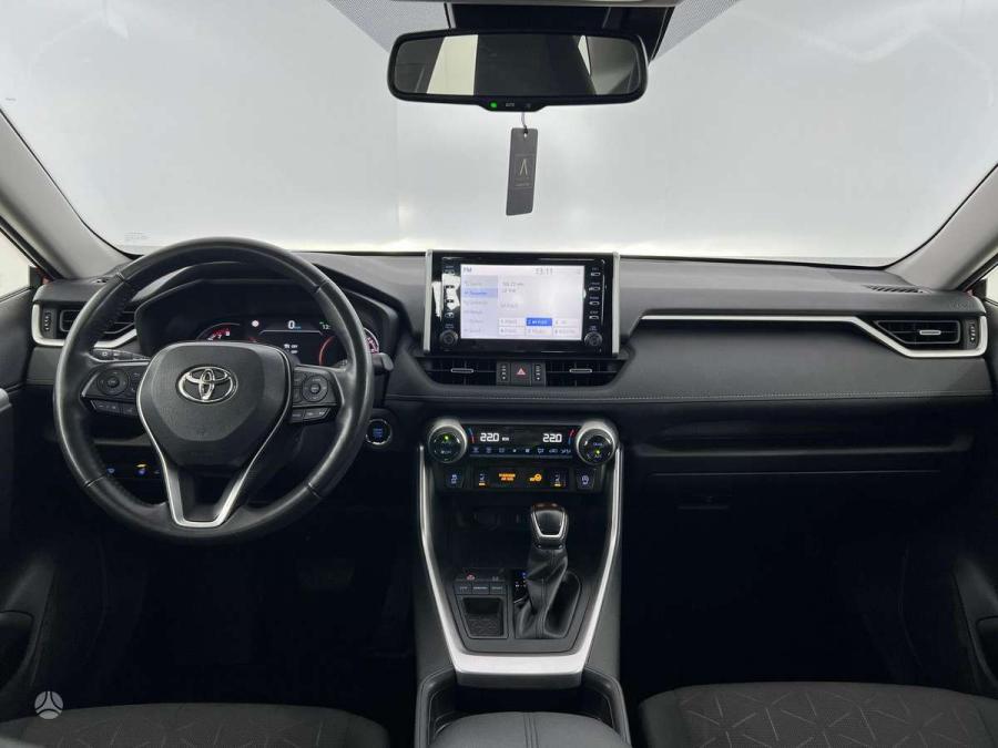 Red Toyota RAV4 2021 in Vilnius, with an engine capacity of 1.99 L and mileage of 115 thousand km for 23900 €, photo 9 on AUTOMOTO.COM.LV
